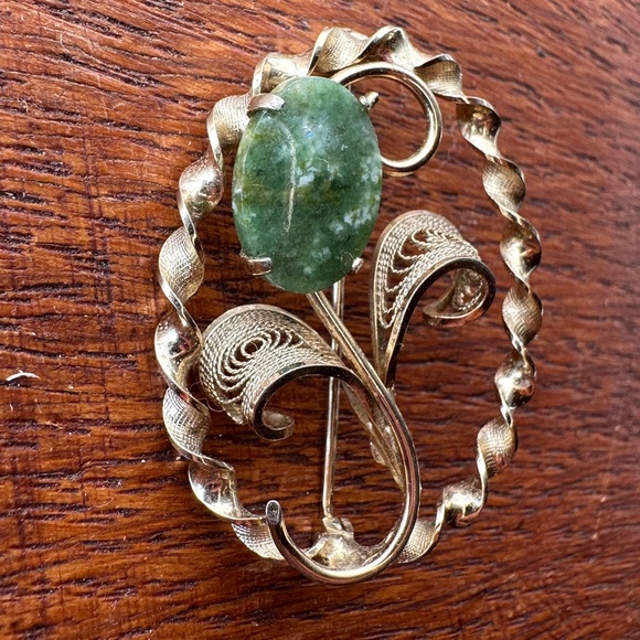 Jewelry | Vintage Gold Jade Broach Flower | Poshmark